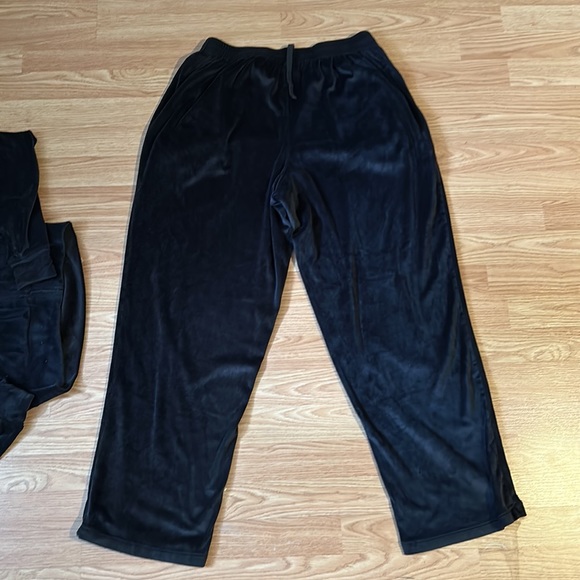 SKIMS | Intimates & Sleepwear | Black Skims Velour Set | Poshmark